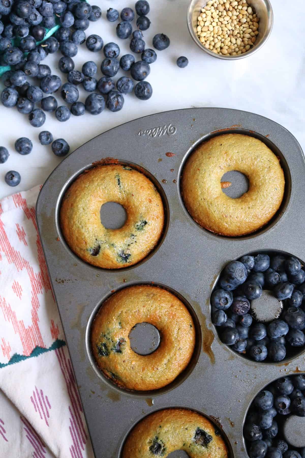 Baked-Blueberry-Doughnuts-1 | The Spiffy Cookie